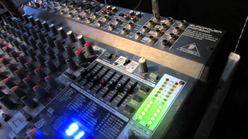 Qué es PFL y cómo utilizarlo en una consola de audio - Electrium